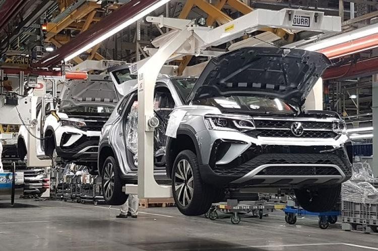 Dos terminales automotrices bajan precios de 0 Km