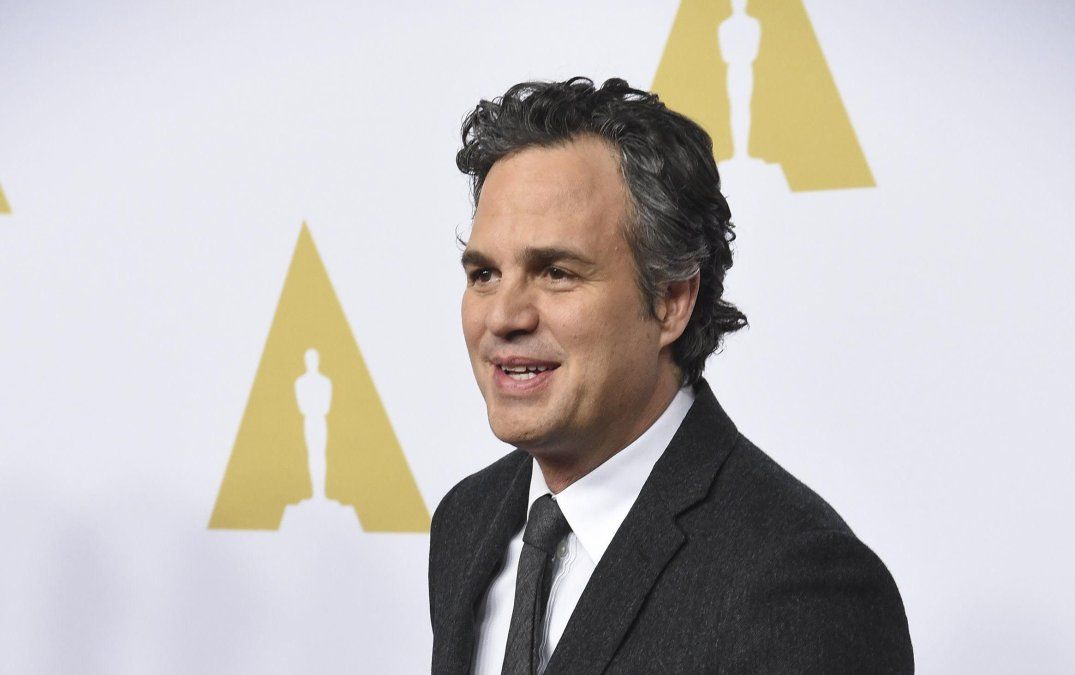 Mark Ruffalo le pega a Donald Trump y al ICE en los Golden Globes 2026 ...