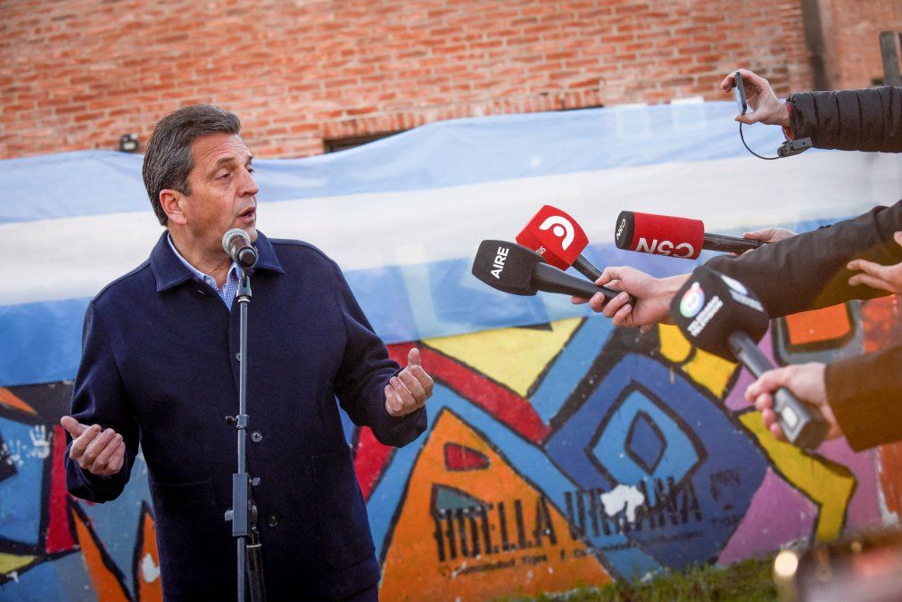 Empezó la guerra por el voto radical y los 10 millones