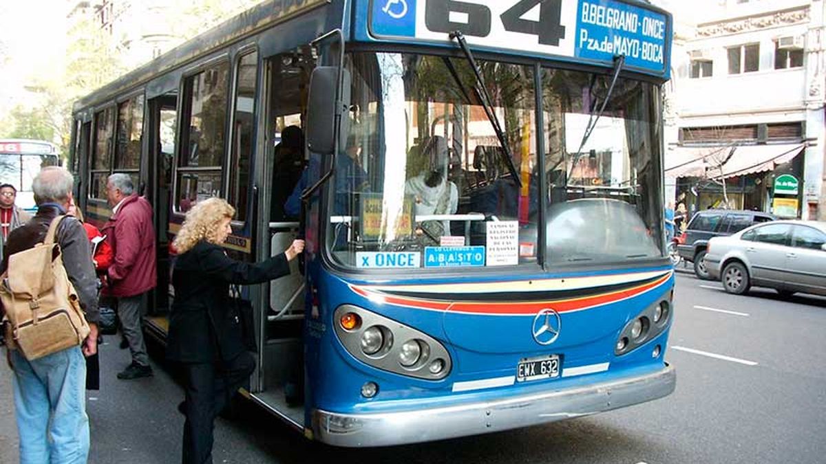 Colectivo, el más elegido por los argentinos para ir a trabajar