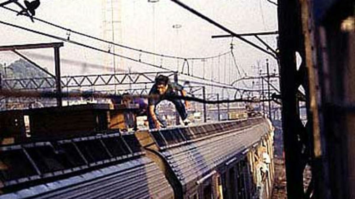 Train Surfing: El nuevo deporte extremo hace furor en el mundo