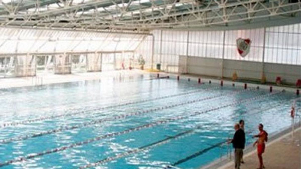River presentó un amparo para levantar la clausura de su natatorio