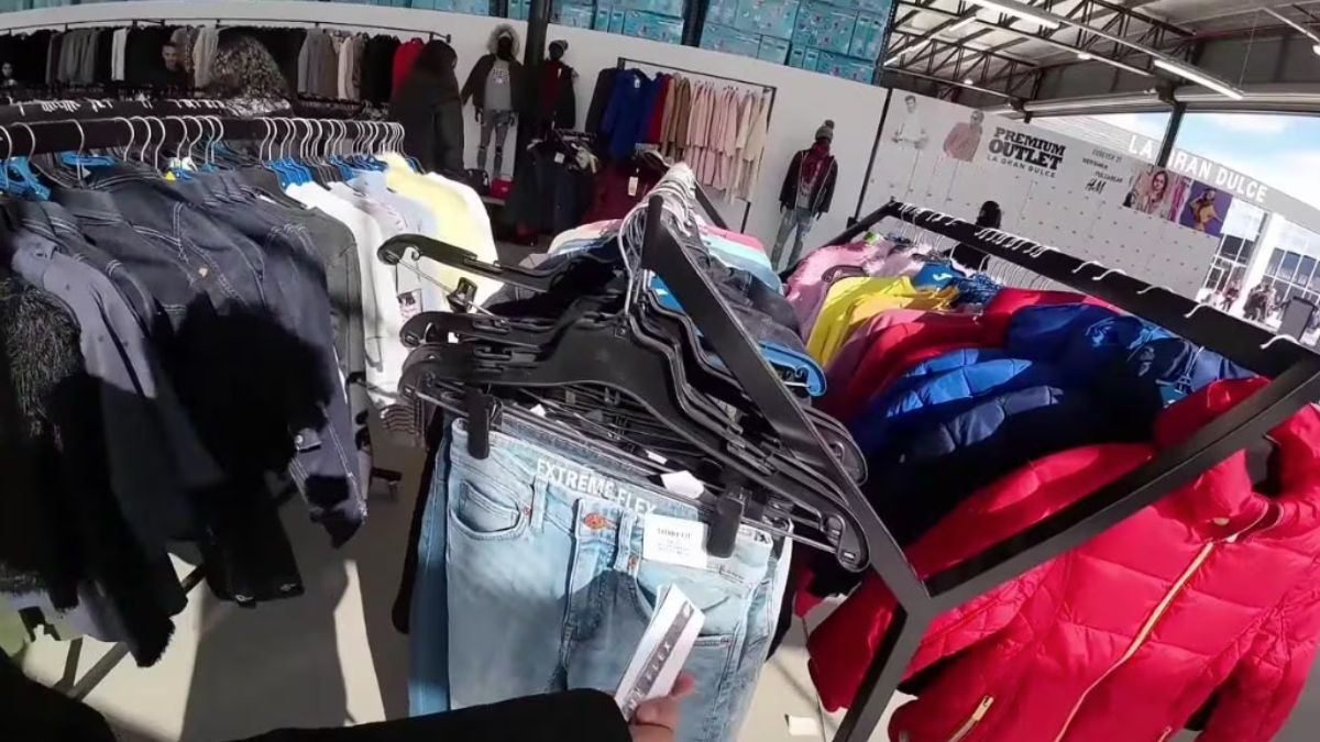 El outlet de Buenos Aires que todos visitan por su ropa de marca a ...