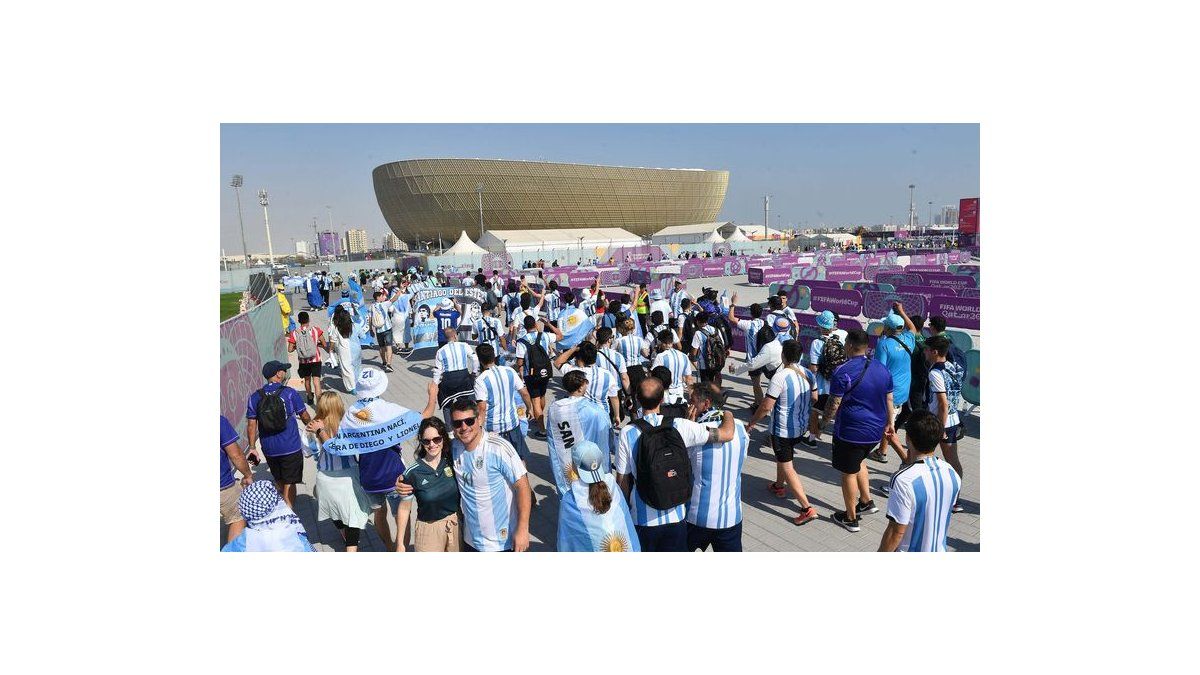 Ocupas: Hinchas argentinos no pagan alojamiento en Qatar Ocupas: Hinchas argentinos no pagan alojamiento en Qatar