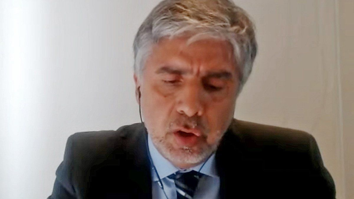 Polémica interrupción del juez para defenderse por el mate