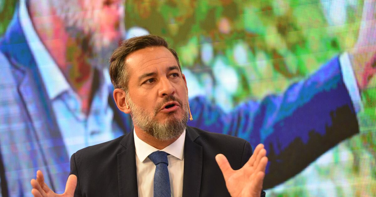 Rodrigo de Loredo publicó un video manipulado del gobernador Llaryora (hecho con IA) y estalló ...