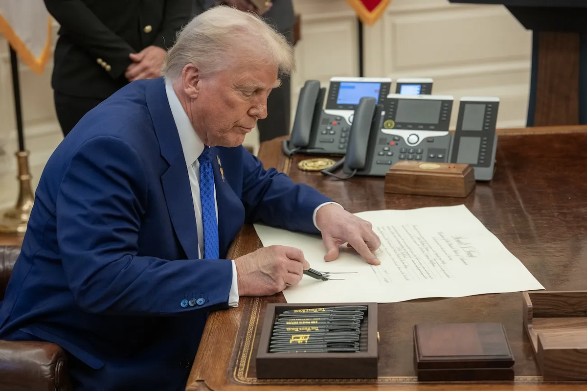 Texas aprueba su reserva de bitcoins y Donald Trump firma su DNU