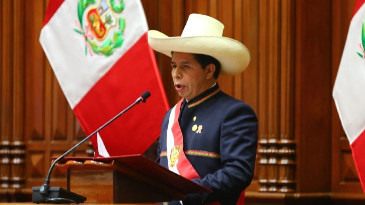 Asumió Pedro Castillo y la izquierda regional quedó offside