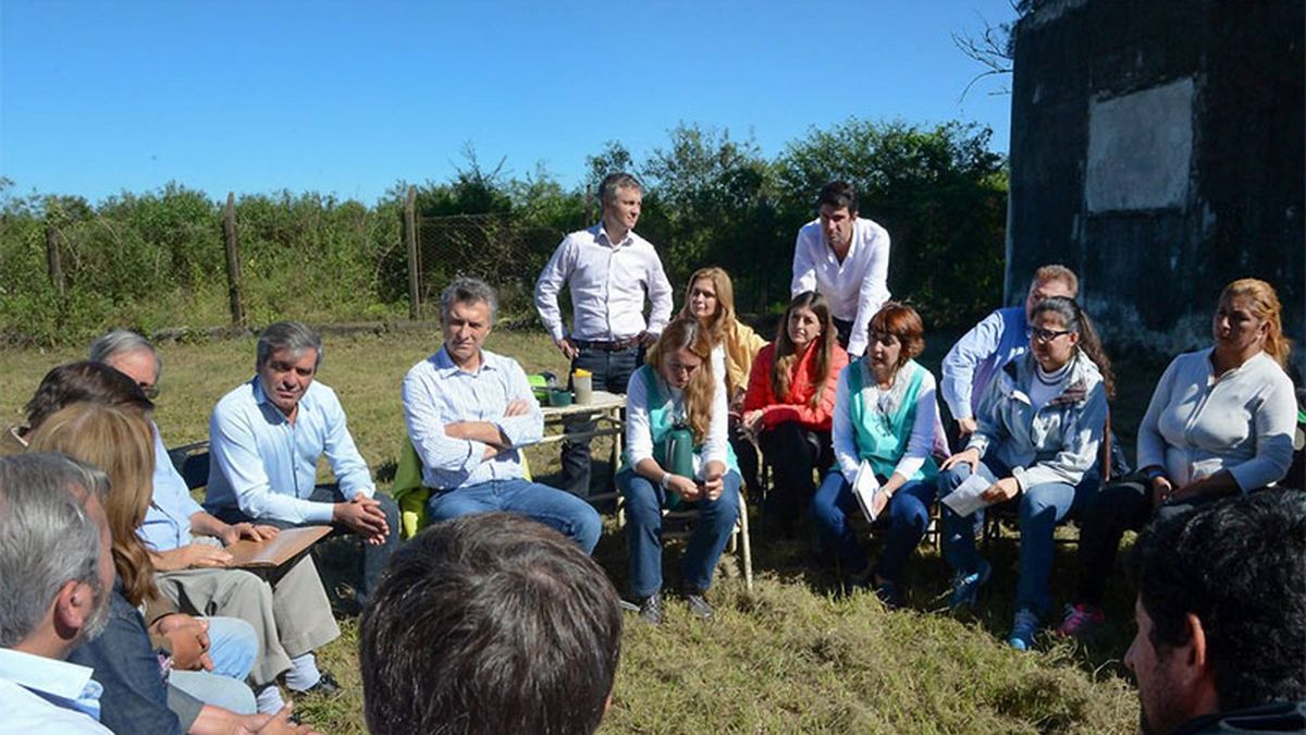 Macri visitó zonas inundadas de Tucumán y fue abucheado por opositores