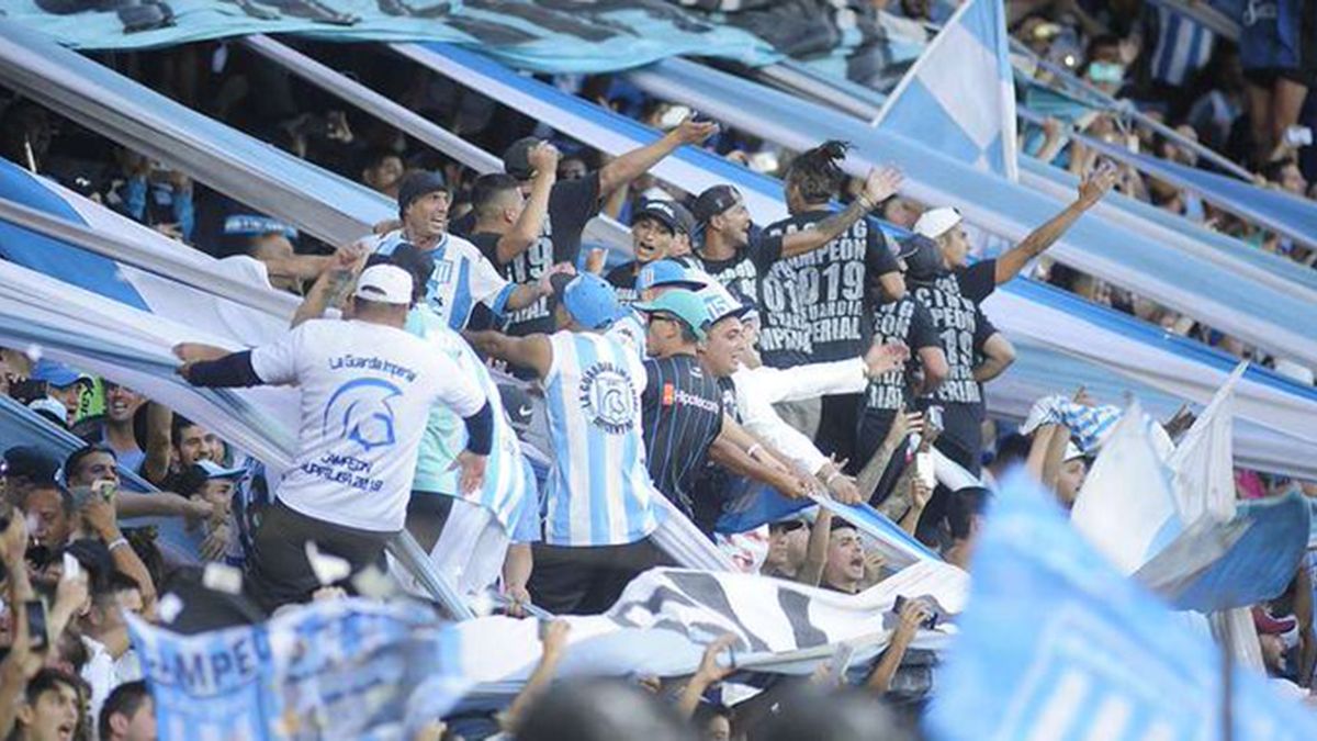 Máxima tensión: chocaron 2 facciones de la barra de Racing