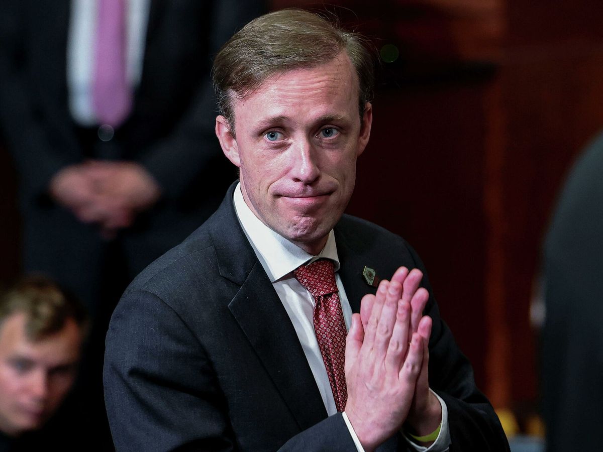 En su relanzamiento, Fernández recibe feliz a Sullivan