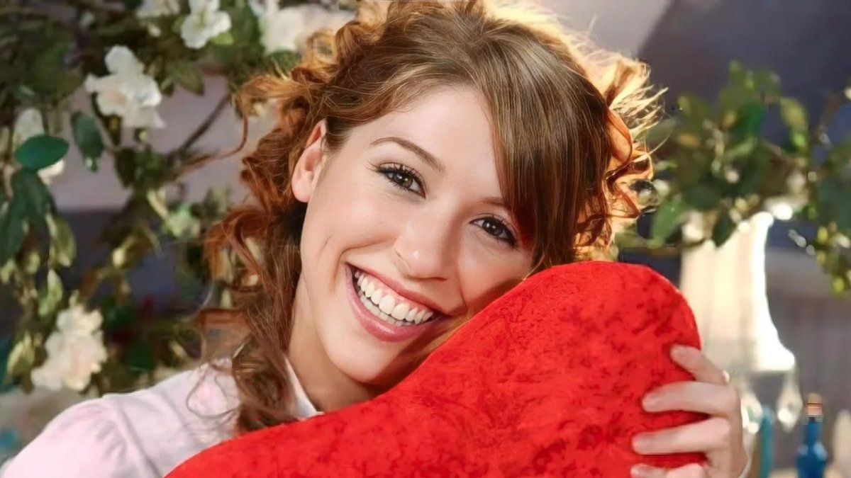 Florencia Bertotti anunció un show para fans de Floricienta