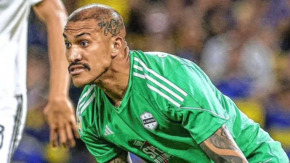 VIDEO: El arquero de Riestra hizo el blooper del que habla el fútbol ...