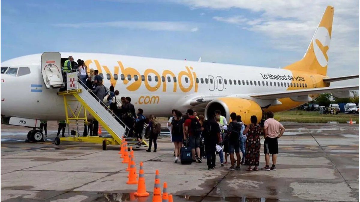 Flybondi reprograma vuelos y pasajeros explotan en las redes