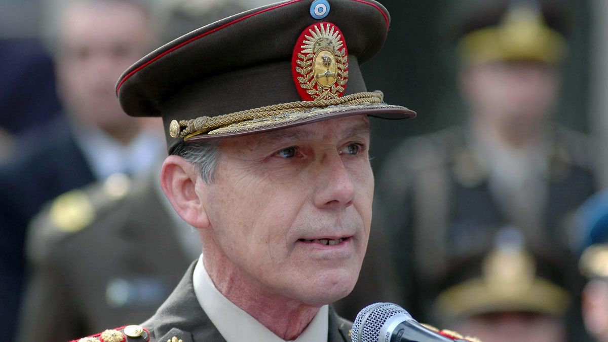 Murió Roberto Bendini, el ex general preferido de Kirchner