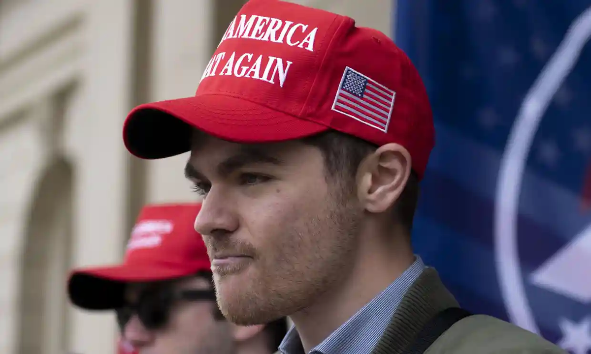 Nick Fuentes, el devoto de Donald Trump que aborrece Israel