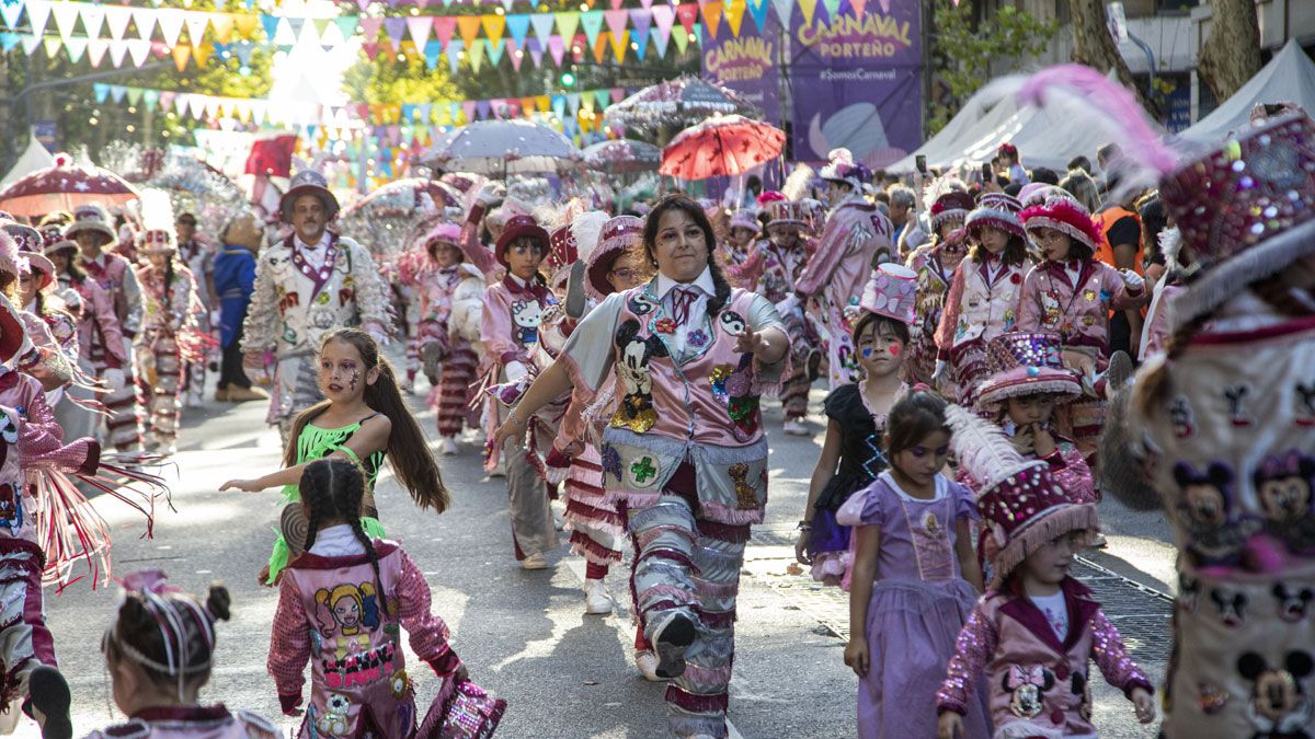 Carnaval: Murgas porteñas, elixir en tiempos de sombras