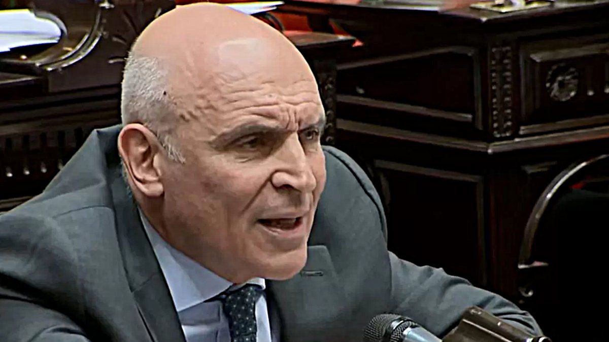 Libertarios carpetean a José Luis Espert por irse con JXC