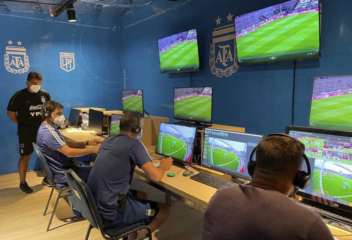 Fin del VAR: FIFA prepara un cambio radical para reemplazarlo por otro sistema