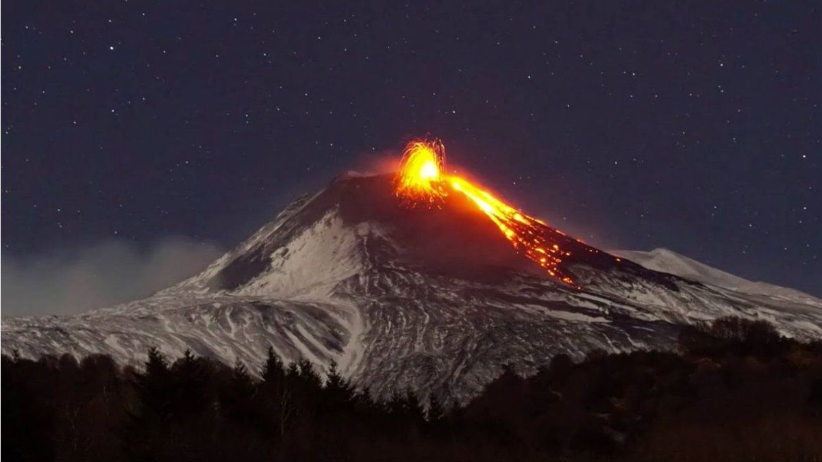 Alerta: Esperan la erupción del volcán chileno Villarica