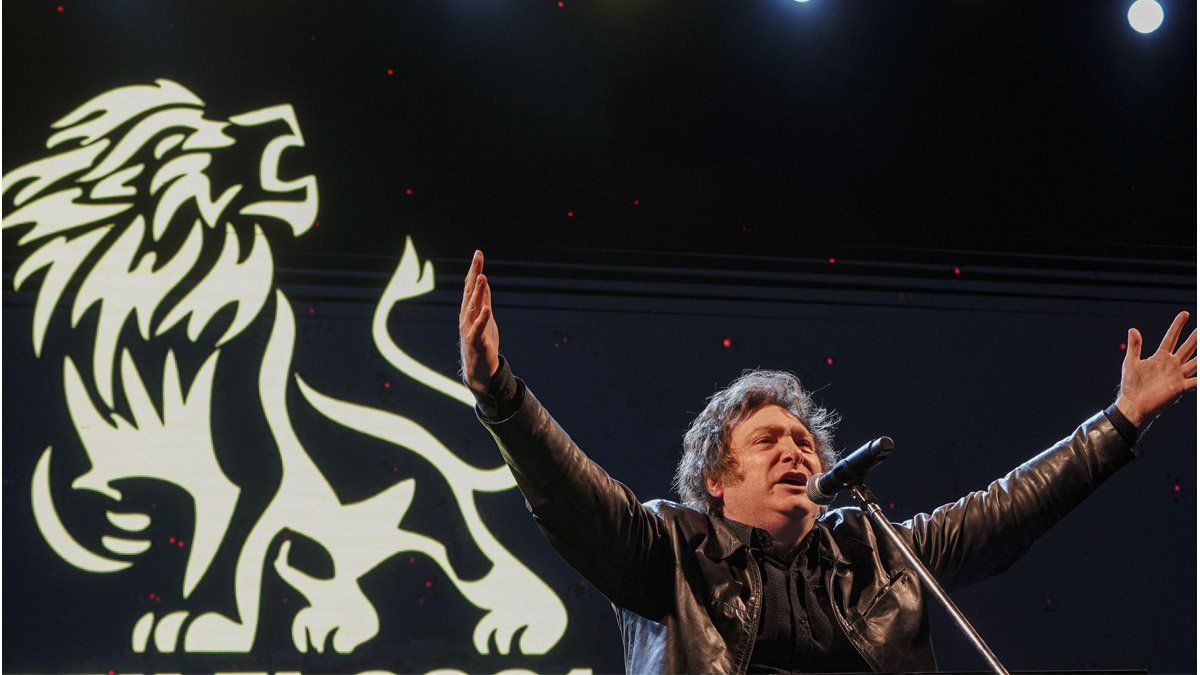 Javier Milei con candidatos blue y meritocracia muerta