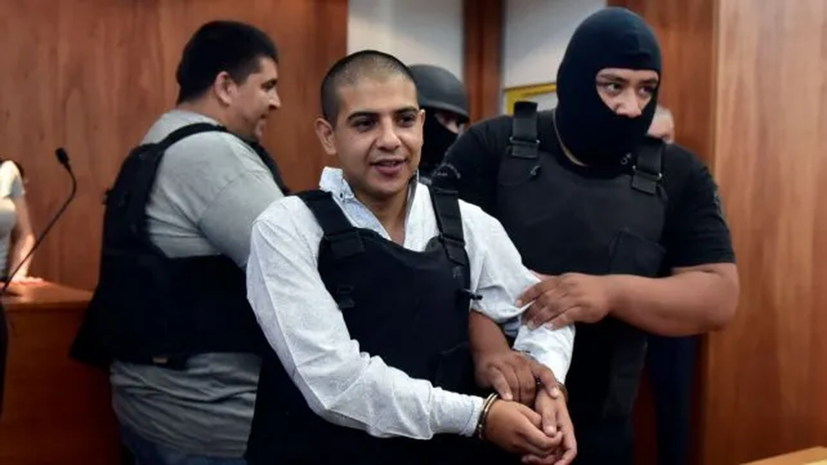 Los Monos: Dos miembros internados por motín intencional