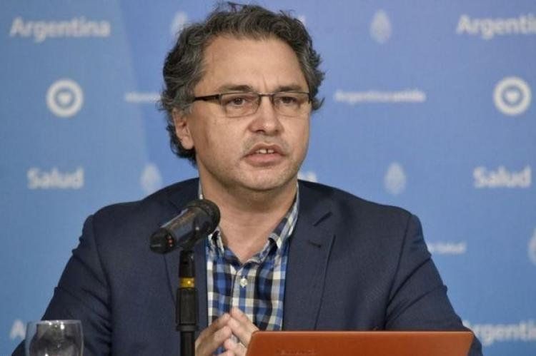 Al N° 2 de Vizzotti, que vacunó a los Duhalde, le dieron una ...