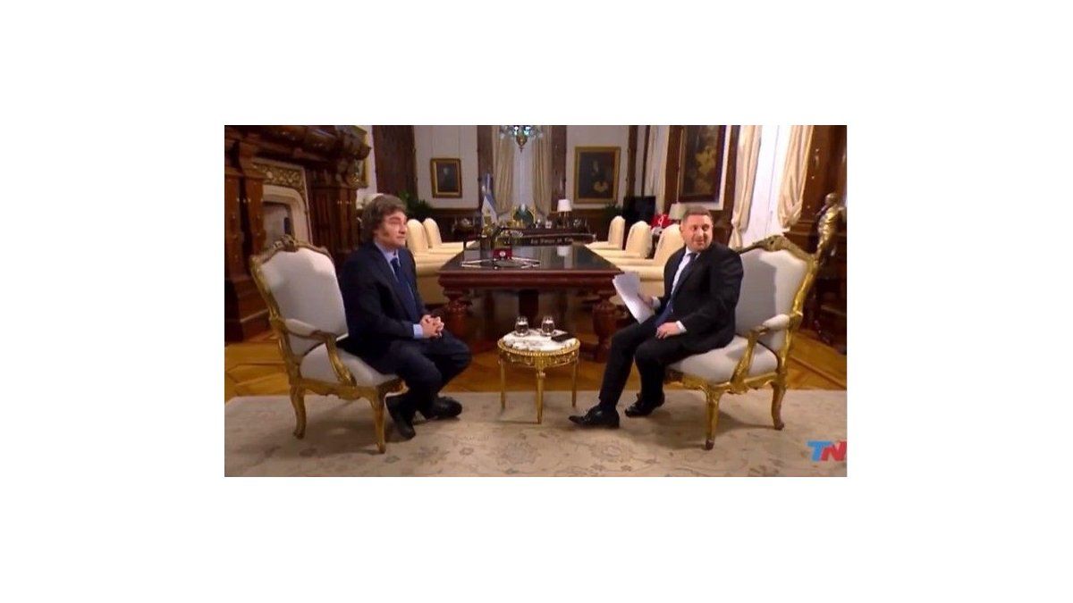 El Mundo Milei habla de una operación de Clarín por Telefónica