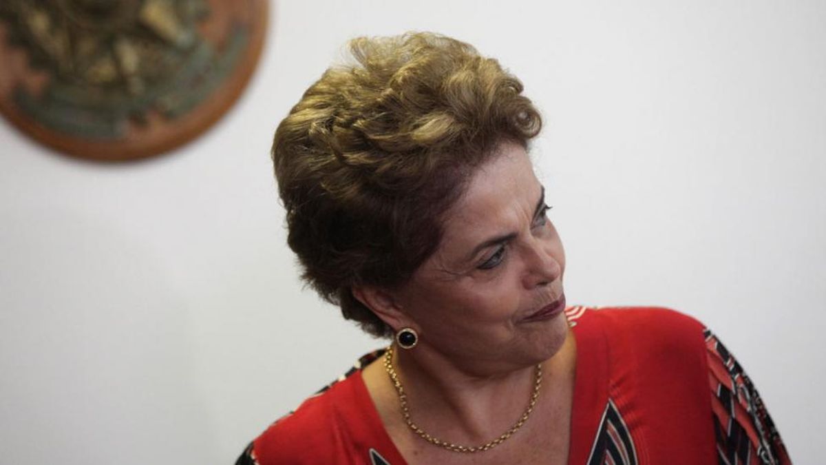 Por la crisis, Dilma Rousseff suspende un viaje a la Cumbre Nuclear en USA
