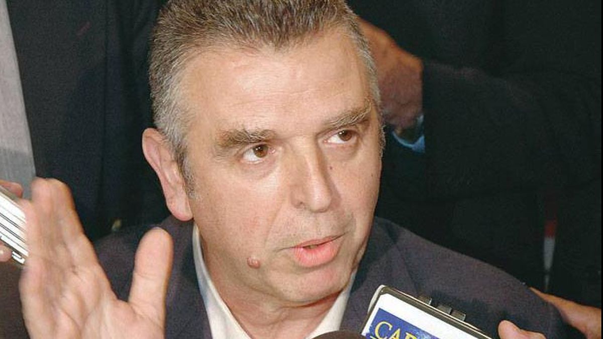 La Cámpora y su versión Luche y Vuelve por Firmenich
