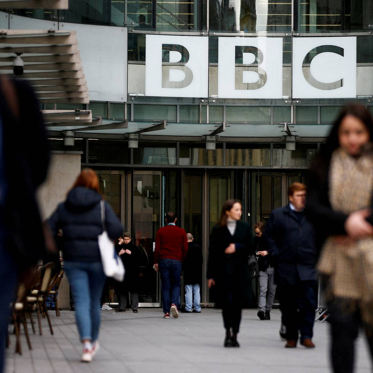 Temen sus empleados: La BBC eliminará 400 puestos de trabajo