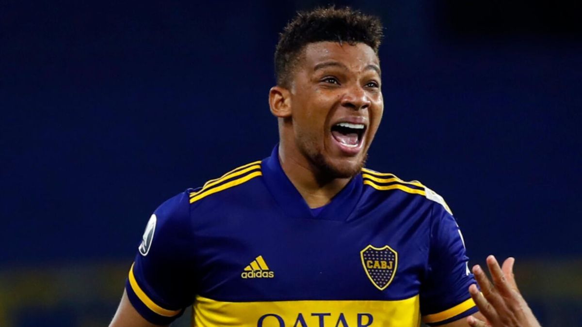 Defensa de Riquelme: Frank Fabra no se va de Boca Juniors