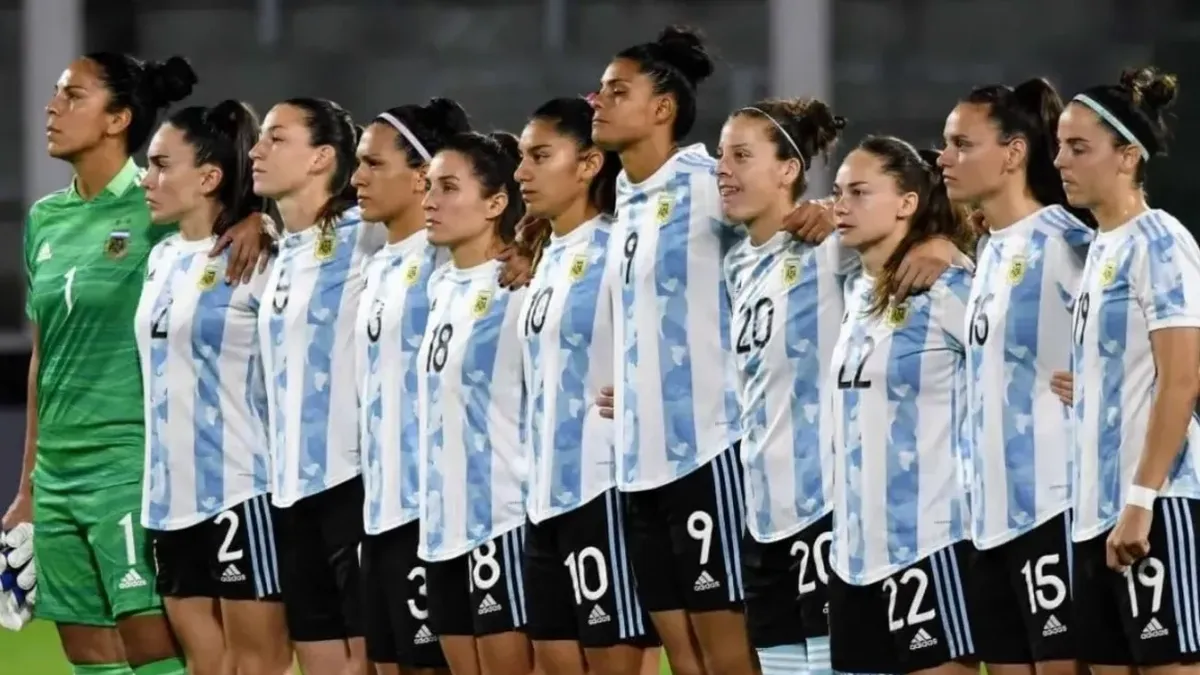 Grieta argentina: Adidas, las tres estrellas, y la FWWC