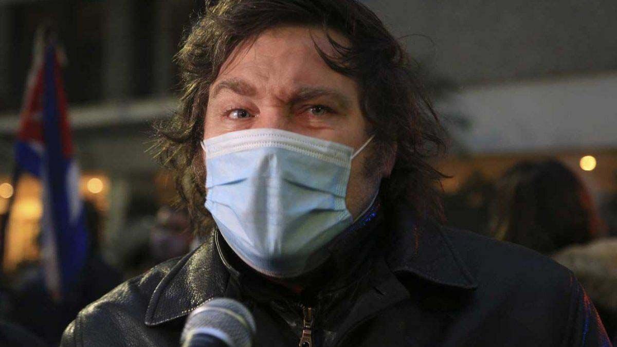 Javier Milei tiene Covid y dice que filtraron su positivo