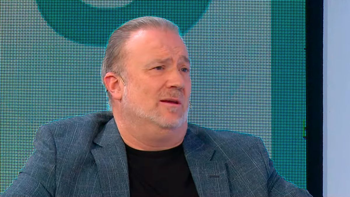 Gil Domínguez fue a la Justicia para suspender el DNU