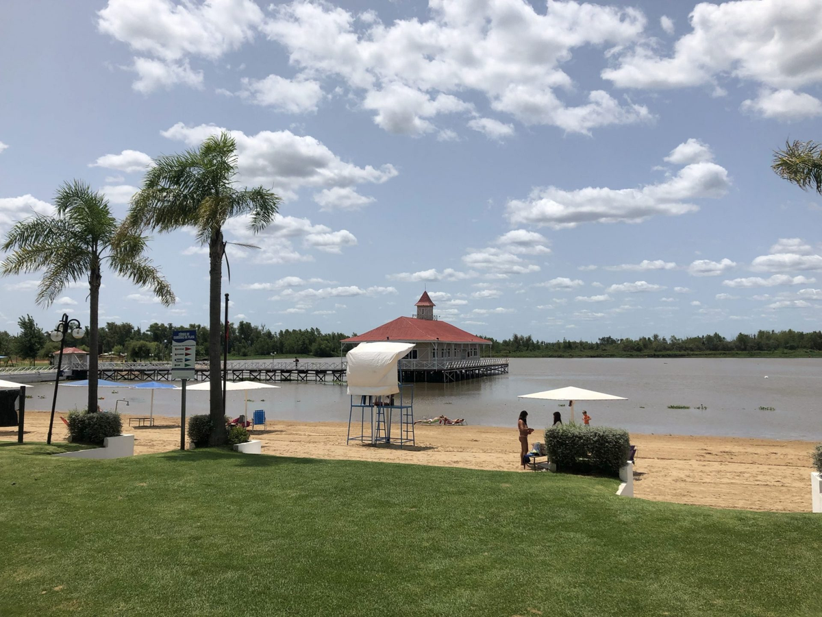 El pueblo con una playita a dos horas de Buenos Aires