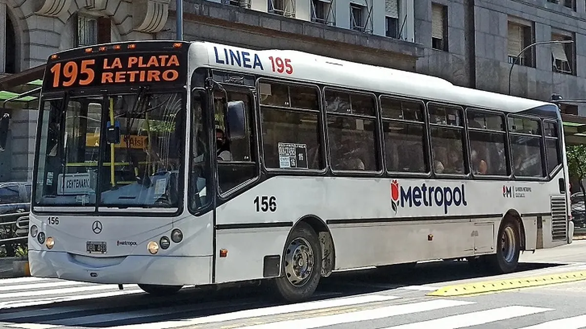 Metropol levanta el paro de colectivos, pero DOTA amenaza