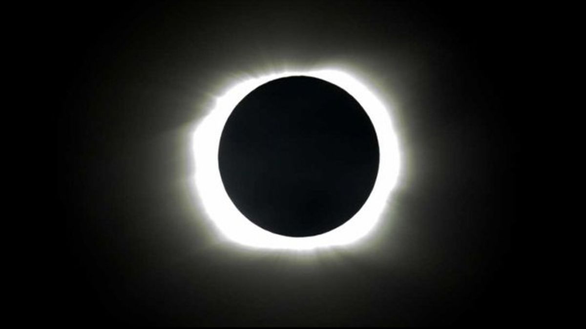 Así fue el eclipse total de sol (videos)
